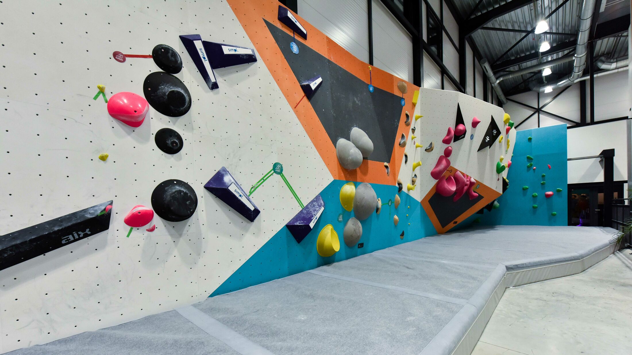 MANIAK NIVELLES | EP Climbing