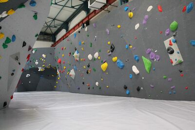 Entre-Prises - Climbing Walls & Holds Manufacturer | MODJO ESCALADE