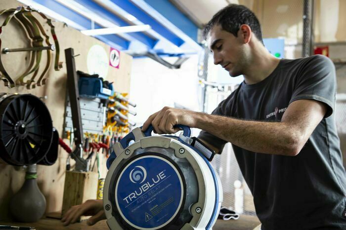 TRUBLUE™ auto belay | EP Climbing (Entre-Prises)