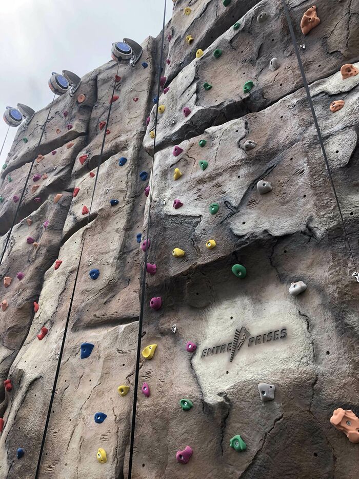 Military walls | EP Climbing (Entre-Prises)