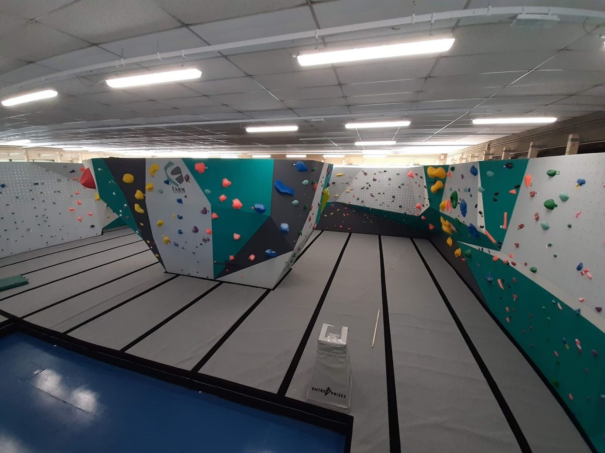 Entre-Prises - Climbing Walls & Holds Manufacturer | THE FARM